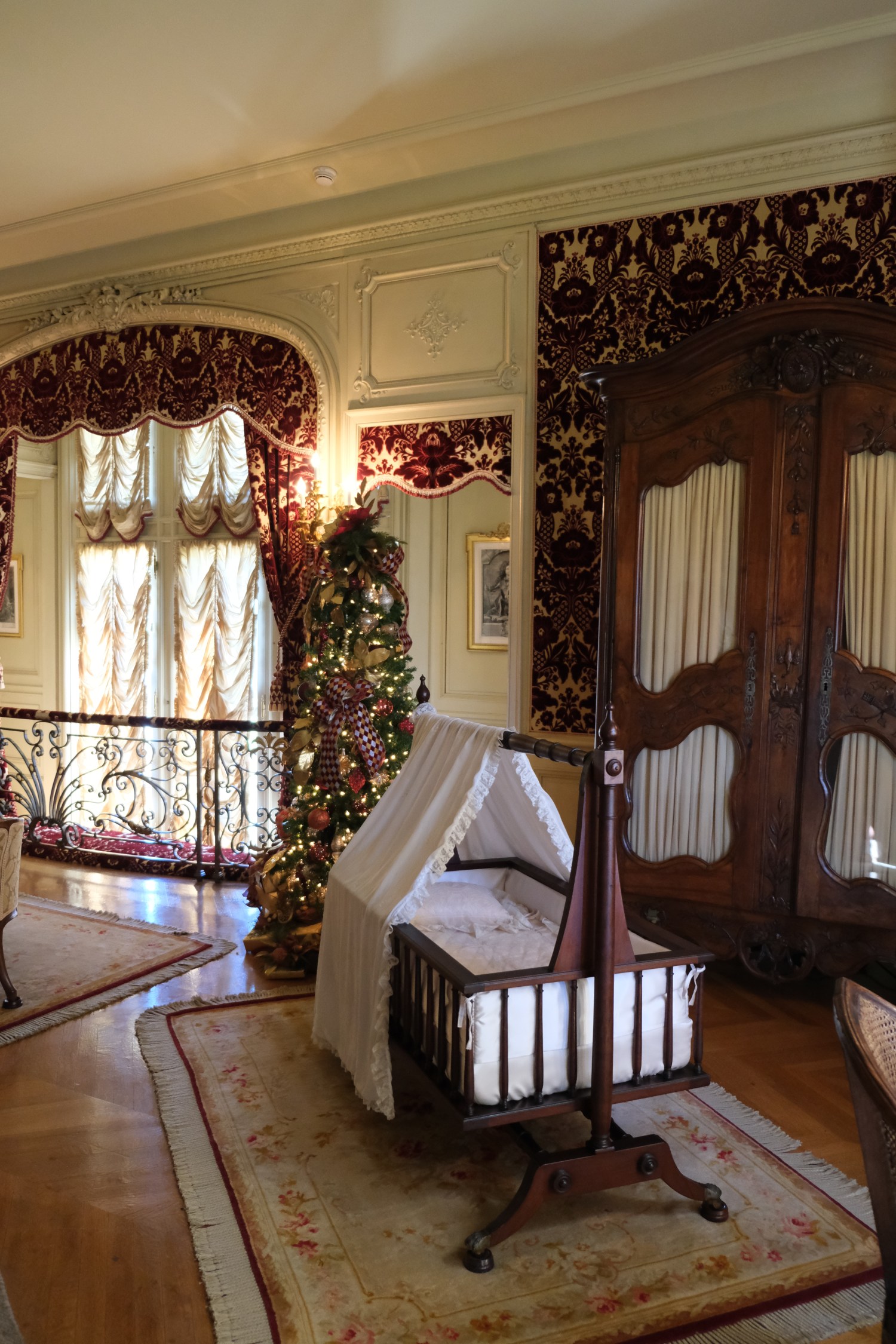 Biltmore – A Magical Family Getaway – well traveled child